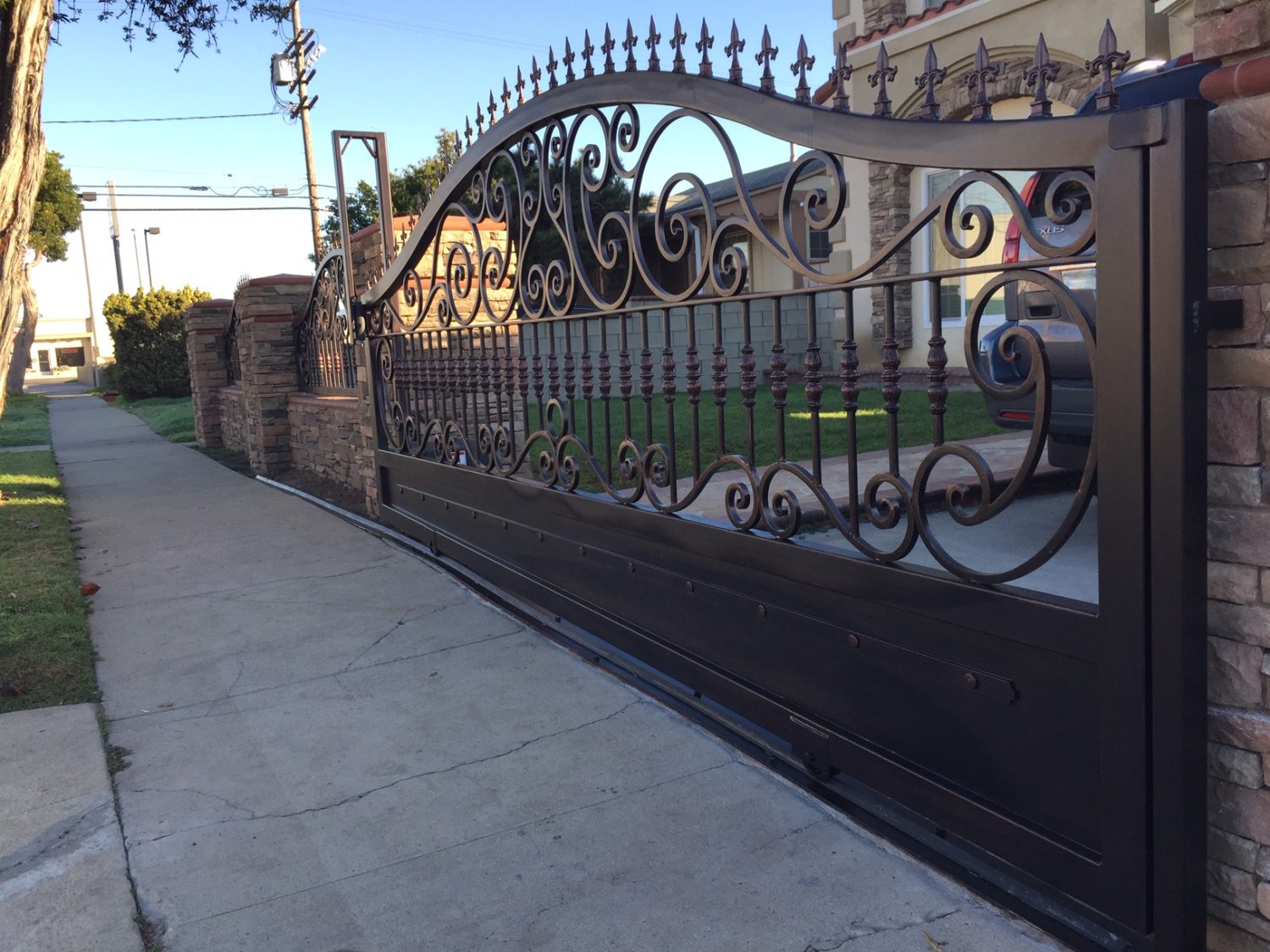 Automatic gate system - secure your property with style