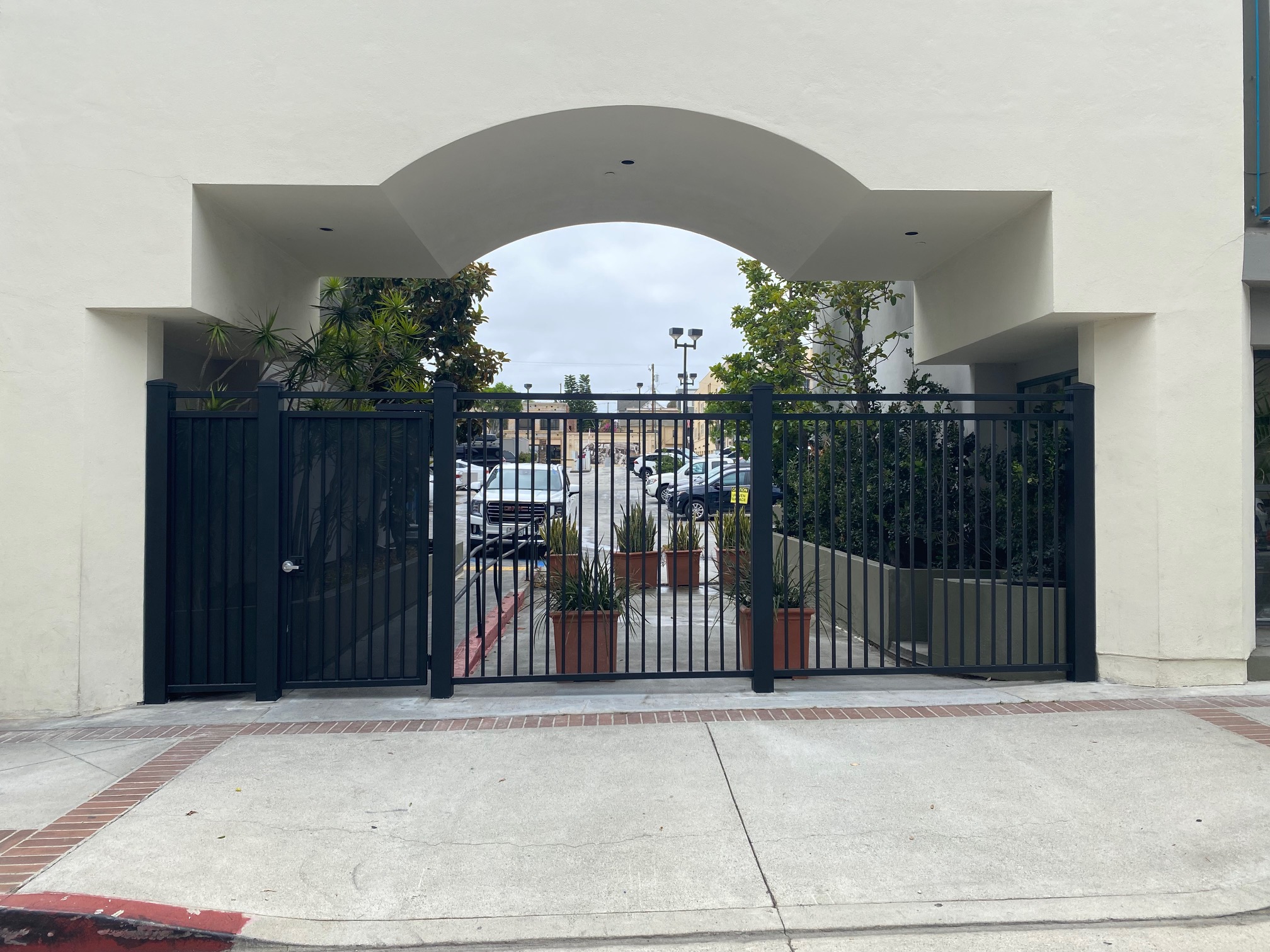Commercial gates - METHOD - Driveways gates & fences