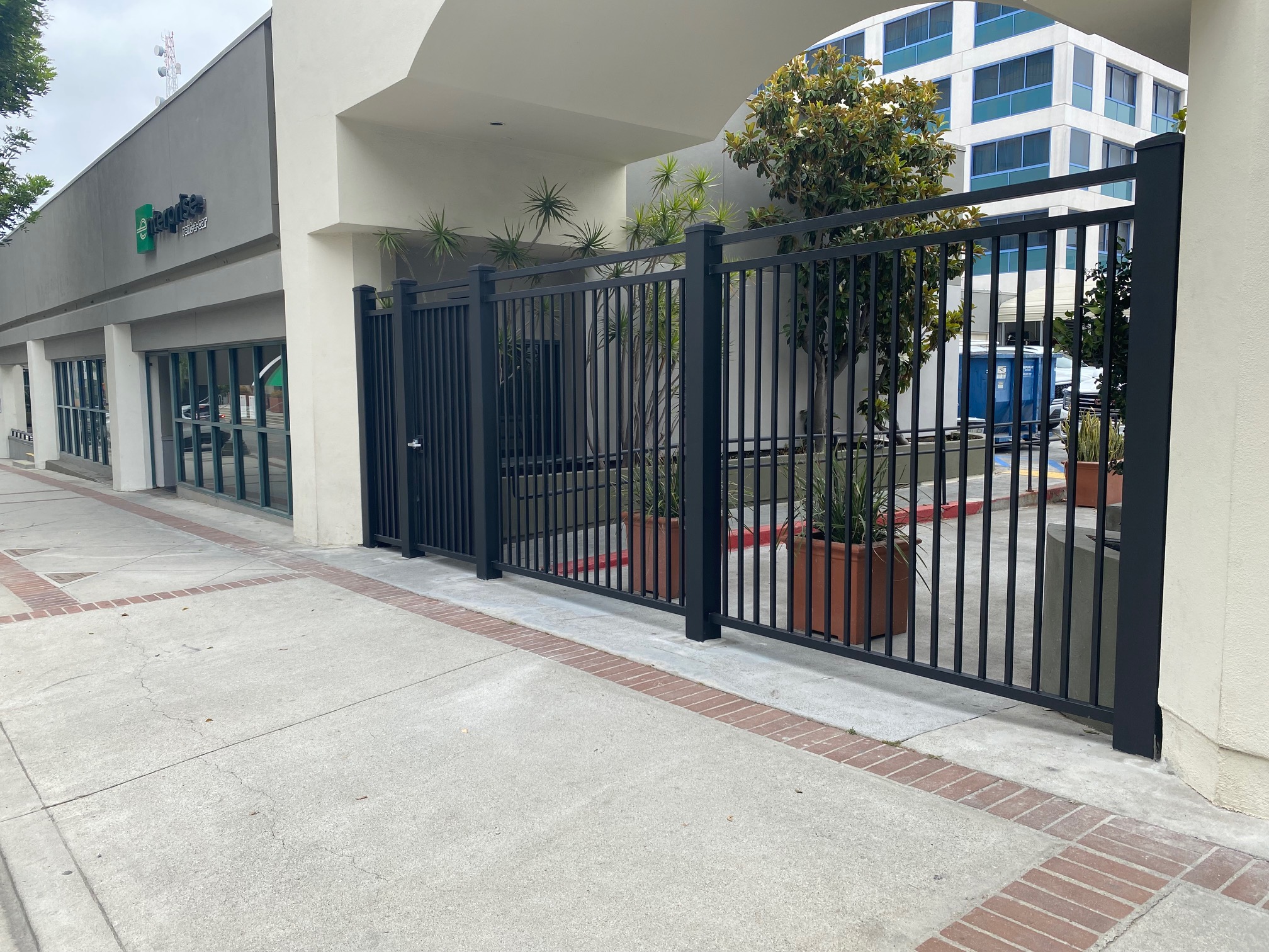 Commercial gates - METHOD - Driveways gates & fences